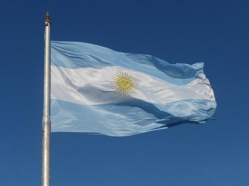 Economía.- El riesgo país de Argentina alcanza los 600 puntos por ...