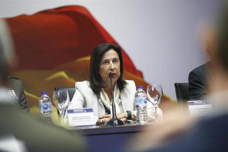 Robles subraya la importancia de la industria de defensa para unas ...