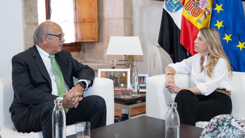 Economía.-La presidenta extremeña traslada a Iberdrola que hará "todo ...